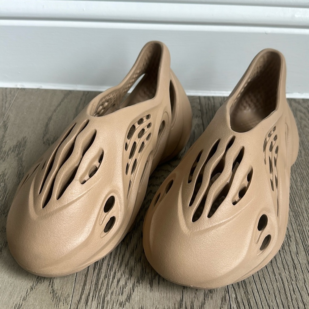 Yeezy Foam Runner “Clay Taupe” - Gem